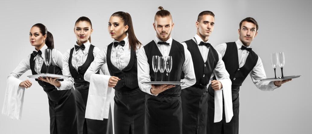 Ibiza Service Levels: Good Enough? – MAN IN SAN AN by Martin Makepeace